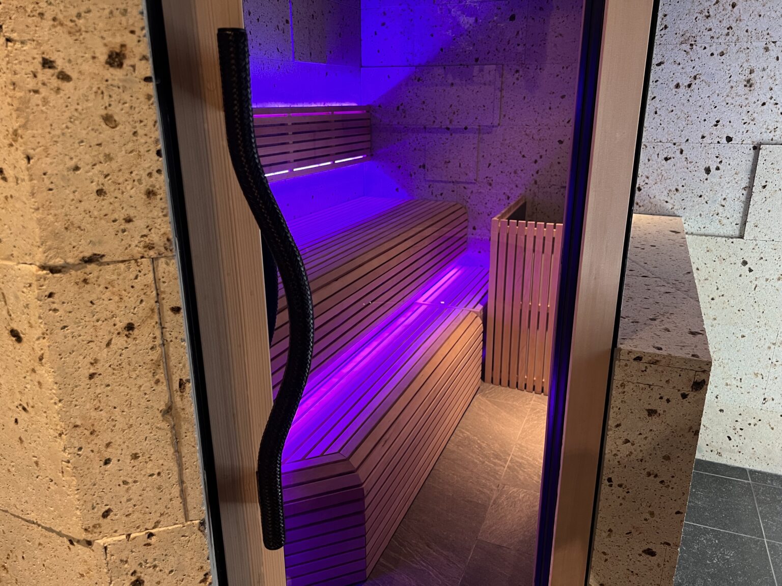 クーポン発行中【AZABU SAUNA TENQOO】男女で入れる高級プライベートサウナが港区 麻布十番にオープン！ | chillsauna